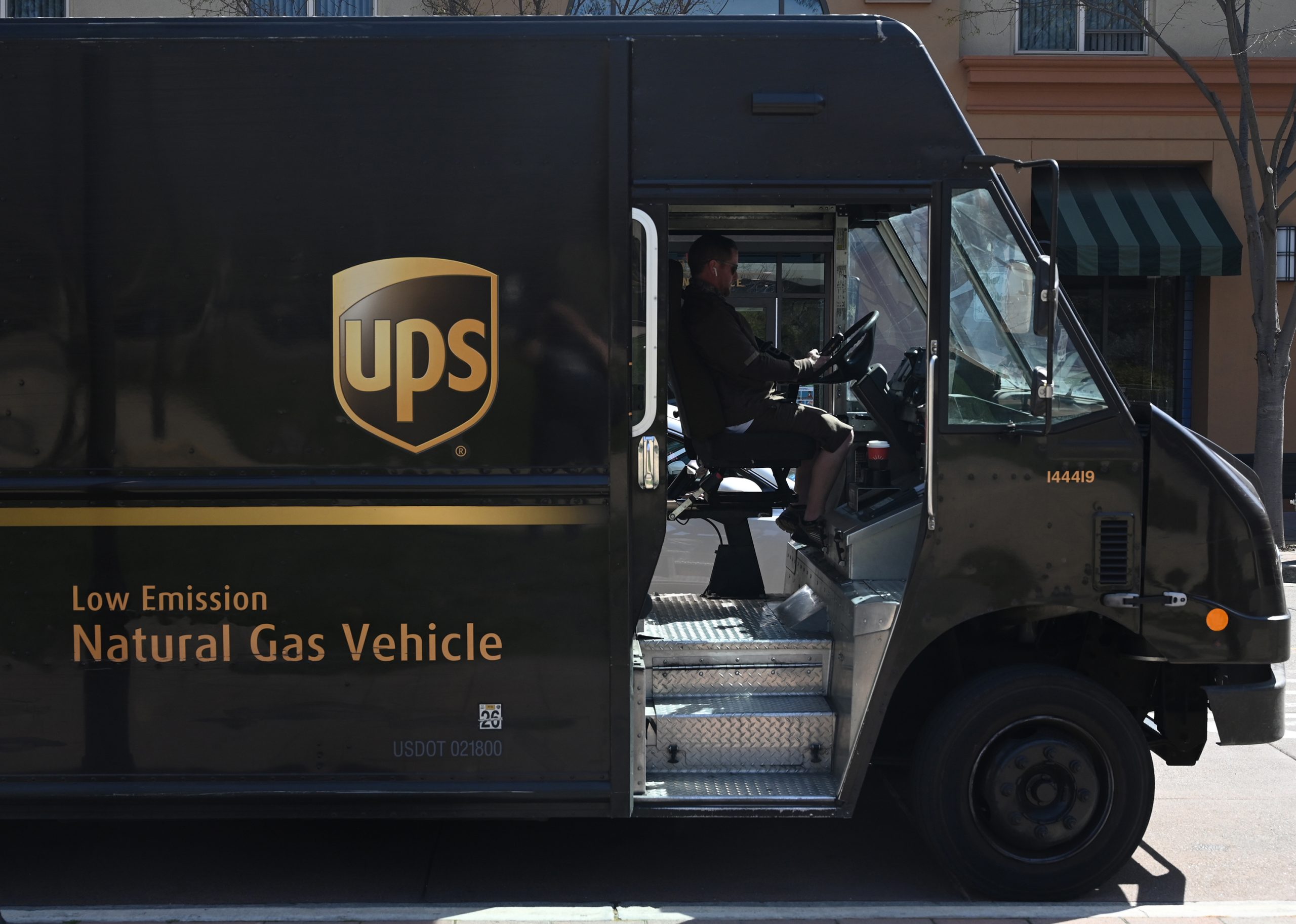 UPS hub closing in Stockton, but it won't stall city's role as ...