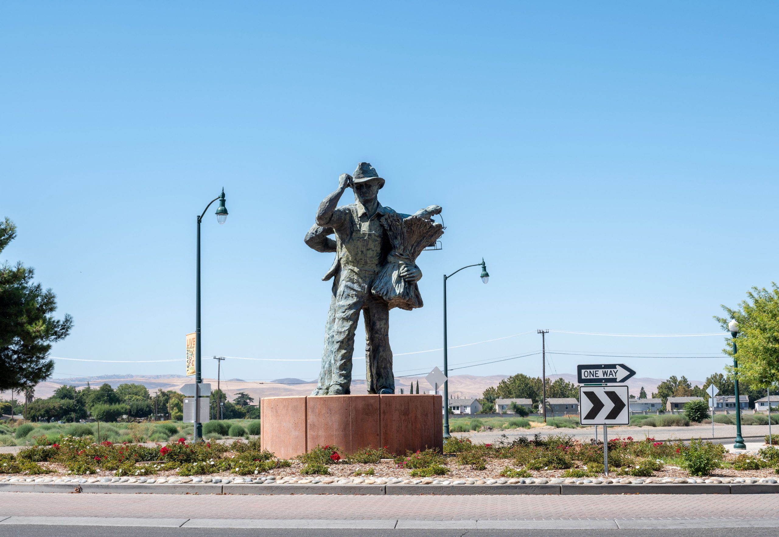 Michaels crafts closing warehouse in Tracy, laying off 229 workers ...